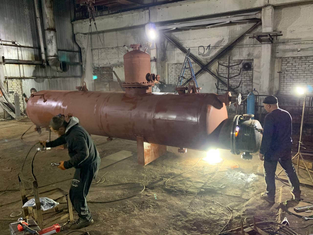 Reflux capacity. Capacitive equipment for oil refineries. Manufacturing ...